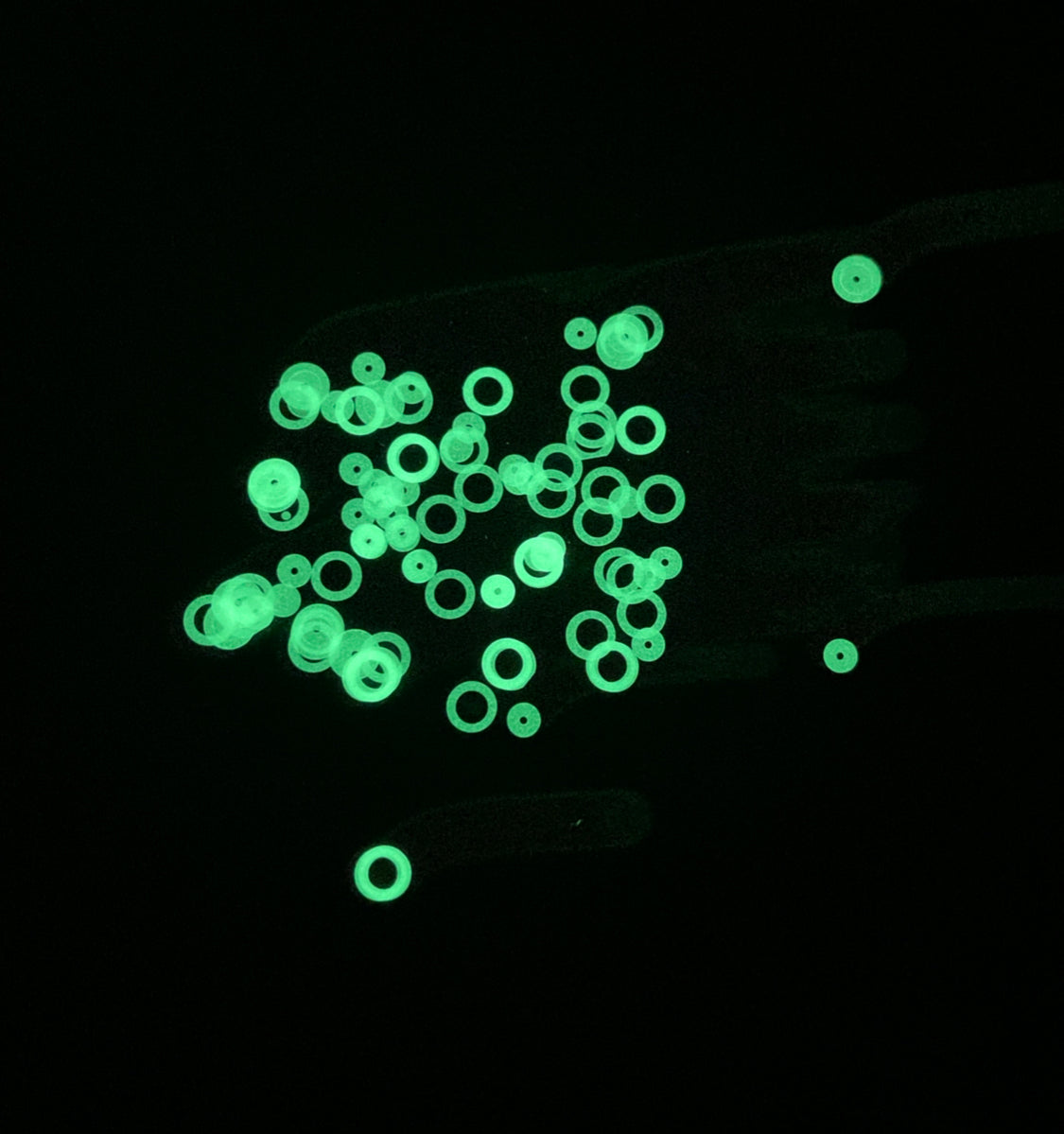 G0778 Glow Rings – Radioactive Glitter